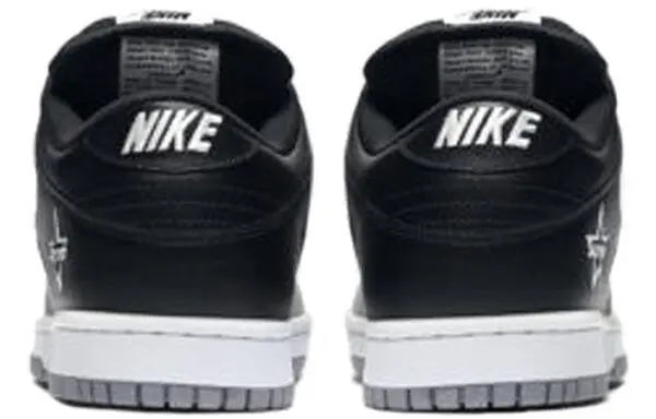 Nike X Supreme Sb Dunk Low Qs Metallic Silver - Metallic Silver/black