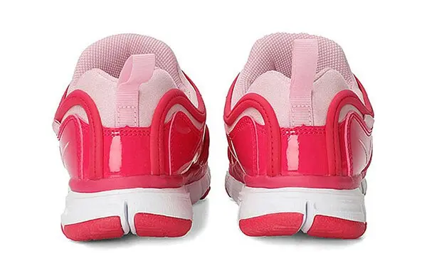 Nike Dynamo Free Low Top Sneakers