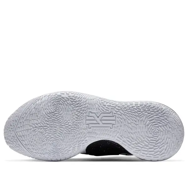 Nike Kyrie Low 3 Team Basketball Sneakers - Black/white