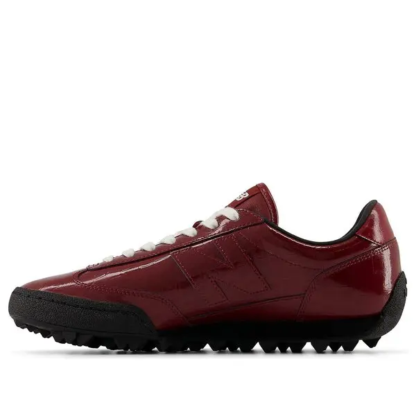 NEW BALANCE Gator Run Sneakers - Shadow Red/black