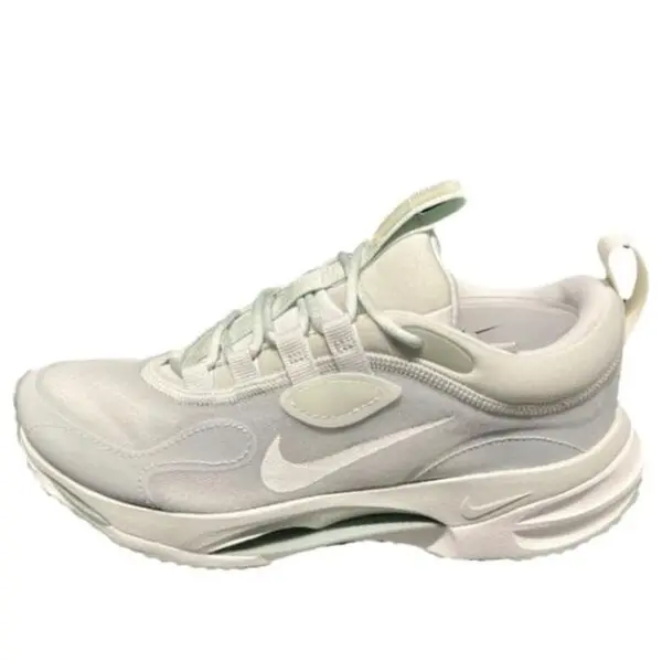 Nike Spark Sneakers - Beige/white