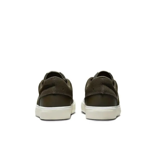 JORDAN Series Es Low Top Sneakers
