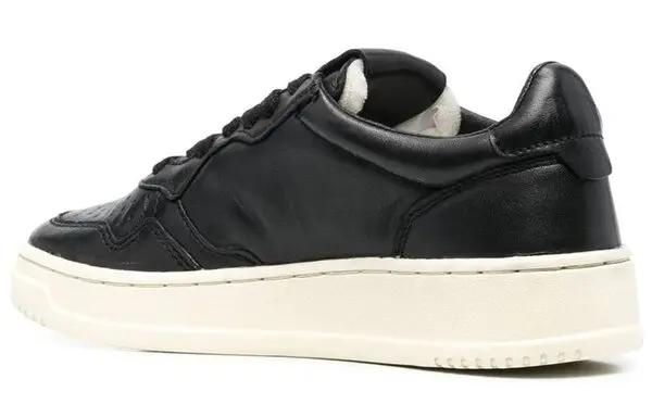 AUTRY Medalist Low Goat Skin Sneakers - Black