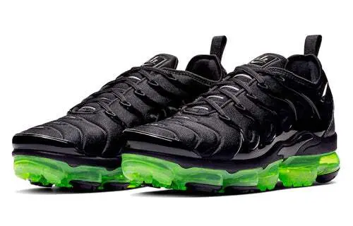 Nike Vapormax Plus Sneakers - Black