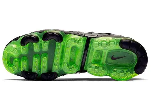 Nike Vapormax Plus Sneakers - Black