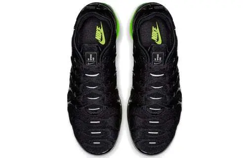Nike Vapormax Plus Sneakers - Black