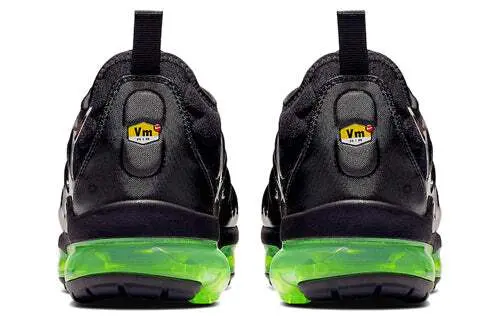 Nike Vapormax Plus Sneakers - Black