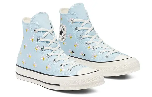 CONVERSE Chuck 70 High Top Embroidered Floral Print Chambray Blue - Blue/multi-color