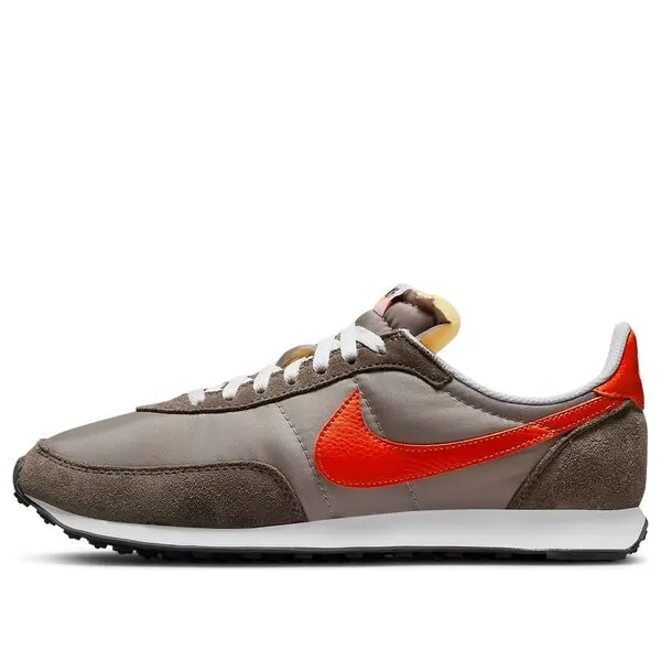 Nike Waffle Trainer 2 Sneakers - Brown/red