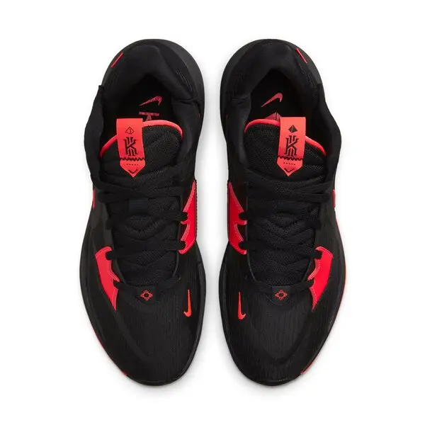 Nike Kyrie Low Low Top Sneakers
