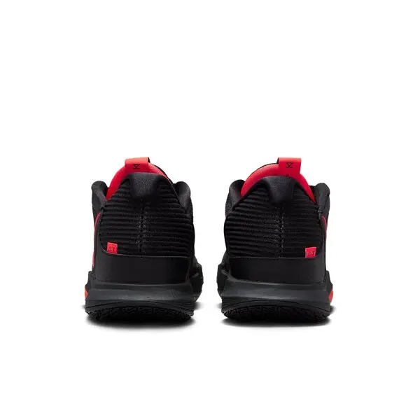 Nike Kyrie Low Low Top Sneakers