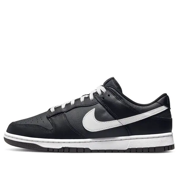 Nike Dunk Low Sneakers