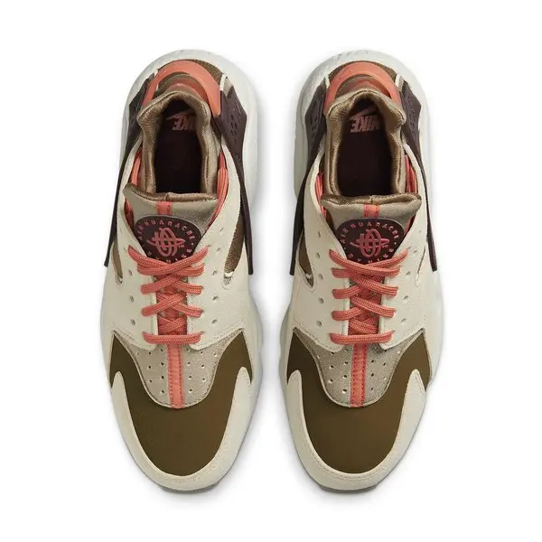 Nike Huarache Sp "madder Root" Sneakers - Khaki/pink