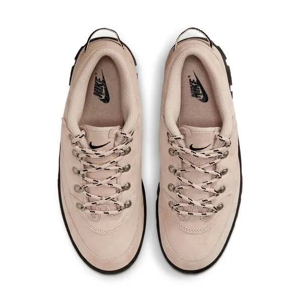 Nike Lahar Low Sneakers