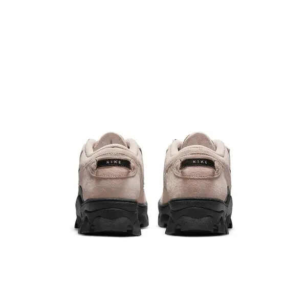 Nike Lahar Low Sneakers