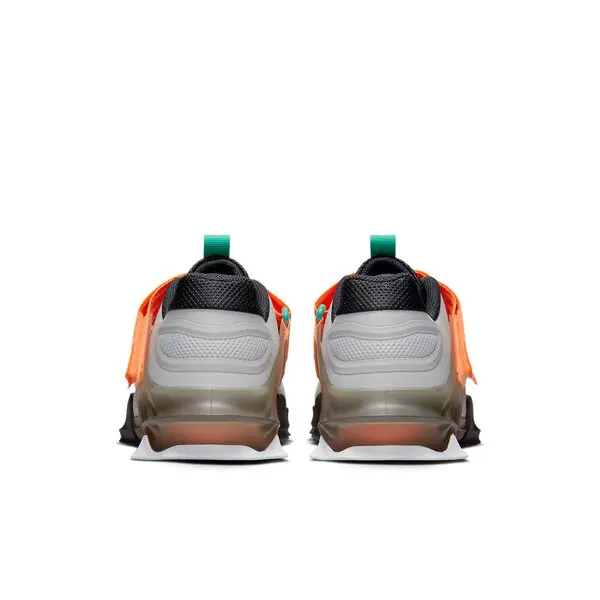 Nike Savaleos Low Top Sneakers - Gray/orange