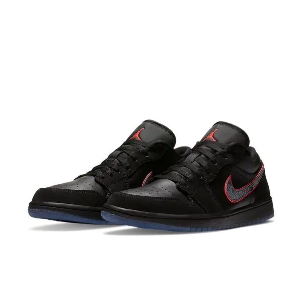 JORDAN 1 Low Sneakers