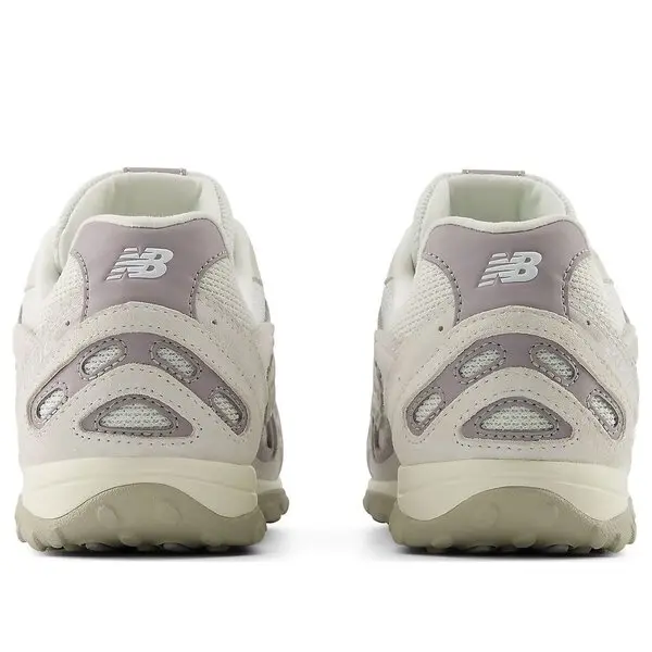 NEW BALANCE 204l "ribbon Pack Truffle Salt" Sneakers - White/pink