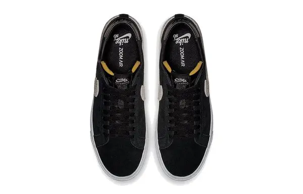 Nike Blazer Chukka Sb Suede Mid Top Sneakers - Black