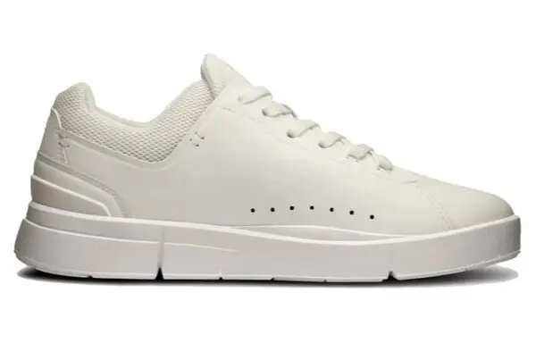 On The Roger Advantage Sneakers - White
