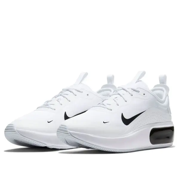 Nike Max Dia Sneakers