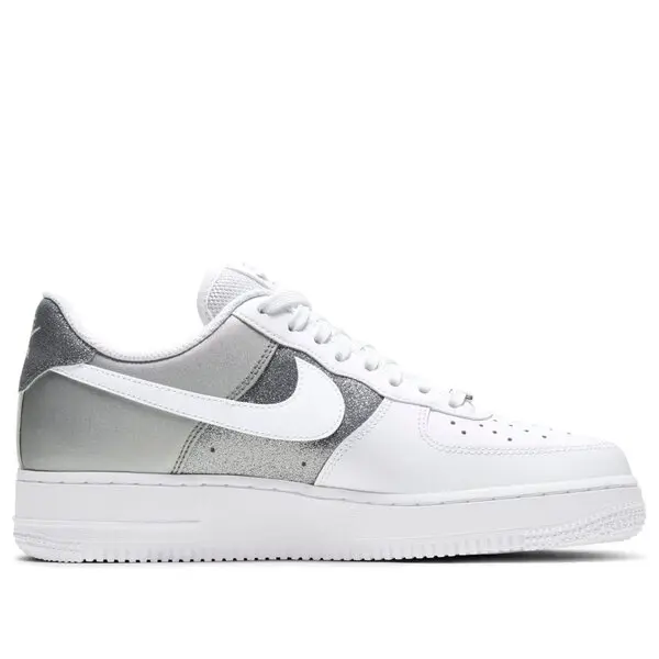 Nike Force 1 '07 Low Top Sneakers