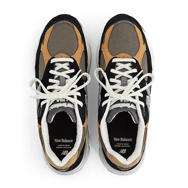 NEW BALANCE 990v3 Made In Usa Sneakers - Black/tam