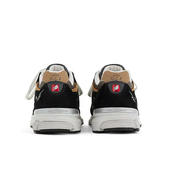 NEW BALANCE 990v3 Made In Usa Sneakers - Black/tam