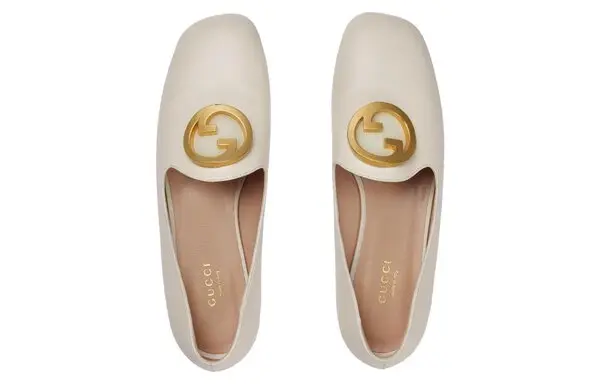 Gucci Logo Plaque Loafers - White/gold