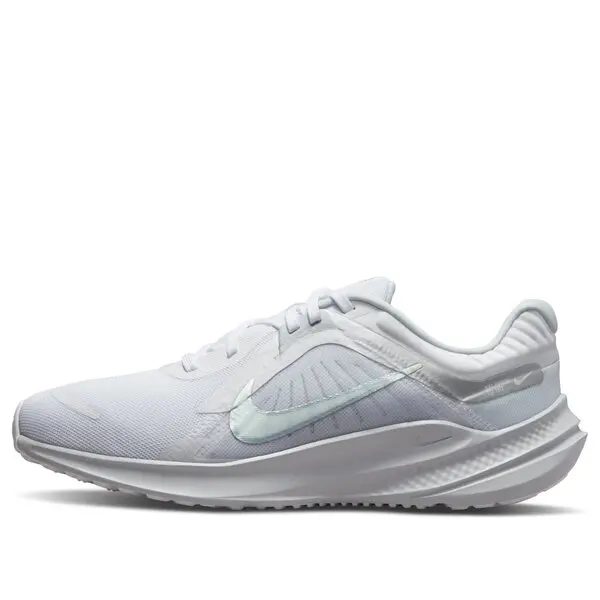 Nike Quest Sneakers - White/grey