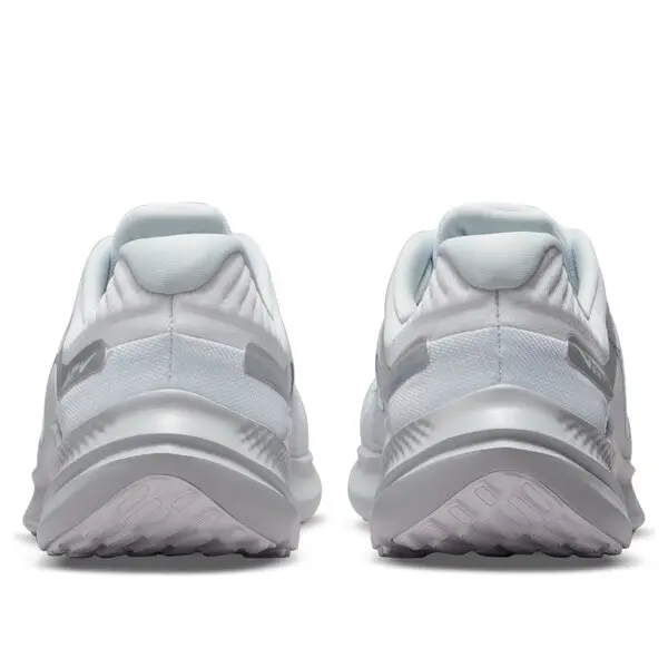 Nike Quest Sneakers - White/grey