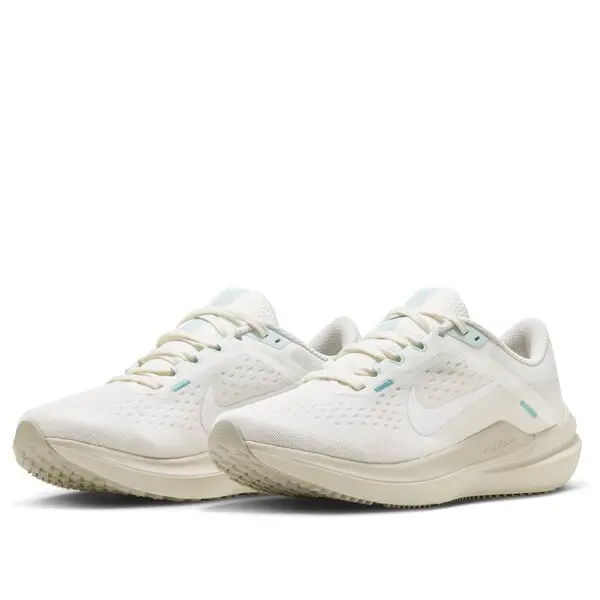 Nike Zoom Winflo Athletic Sneakers - White