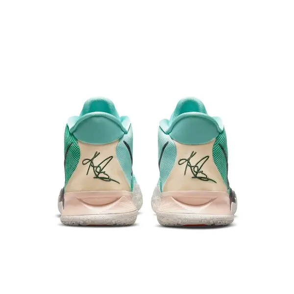 Nike Kyrie 7 'copa' Mid Top Basketball Sneakers - Green/black