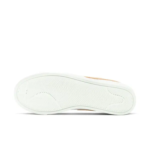 Nike Blazer Low Le Sneakers - White/pink