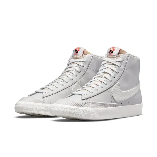 Nike Blazer Mid '77 Emb Sneakers