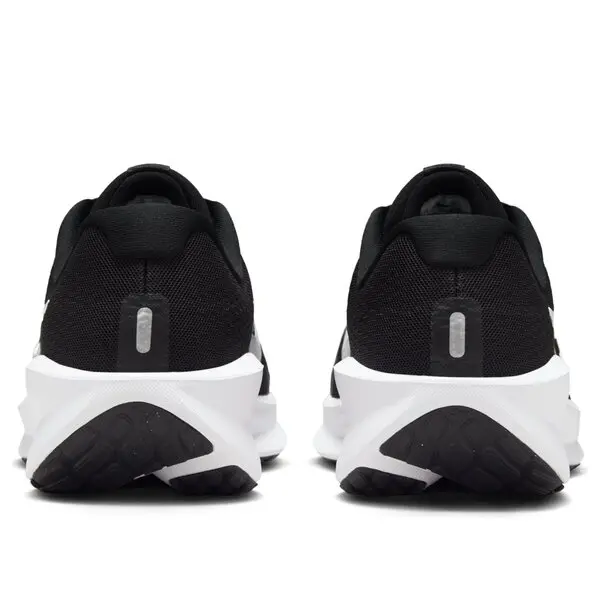 Nike Downshifter Extra Wide Athletic Sneakers - Black/white