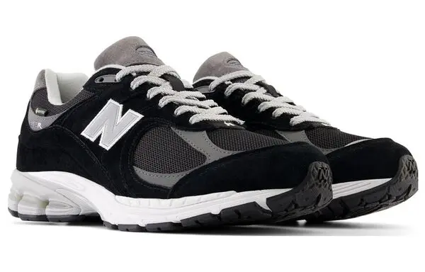 NEW BALANCE 2002r Gore-tex Sneakers - Black/gray/silver