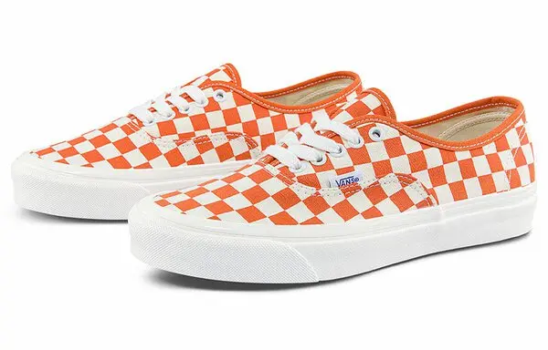 VANS Style 44 Low Top Skate Shoes - Default Colorway