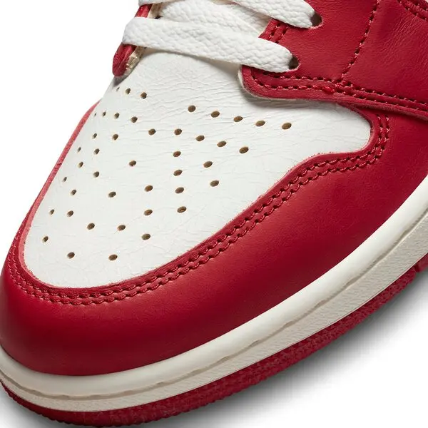JORDAN Air 1 Retro High Og 'chicago Lost & Found - Varsity Red/black/sail