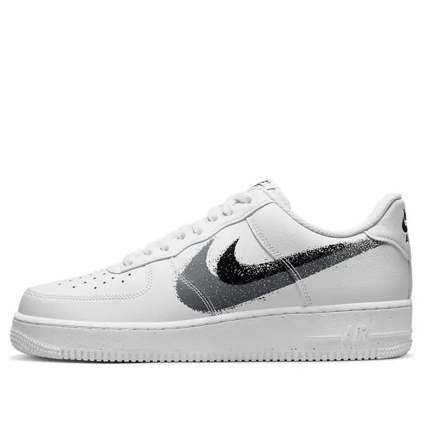 Nike Force 1 '07 Low Top Sneakers