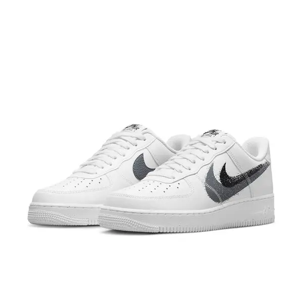 Nike Force 1 '07 Low Top Sneakers