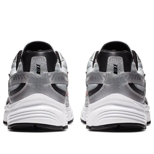 Nike Initiator Low Top Sneakers - Metallic Silver