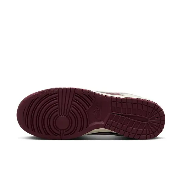 Nike Dunk Low Premium "valentine's Day 2023" Sneakers