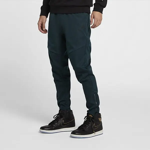 JORDAN Tech Woven