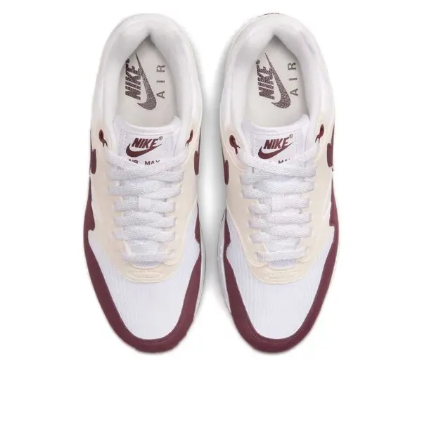 Nike Max 1 Sneakers