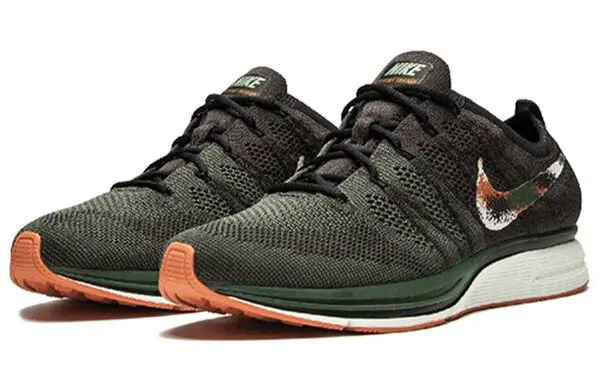 Nike Flyknit Trainer Sneakers - Green