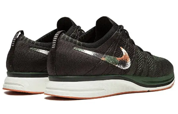 Nike Flyknit Trainer Sneakers - Green