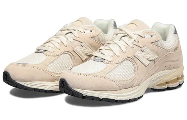 NEW BALANCE 2002r Sneakers - Cream