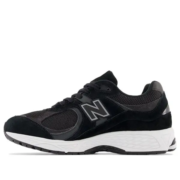 NEW BALANCE 2002r Sneakers - Black/white