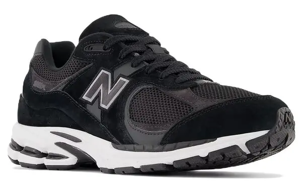 NEW BALANCE 2002r Sneakers - Black/white